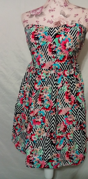 No Boundaries | Dresses | Nobo M Strapless Mini Sundress Geo Floral 113 ...